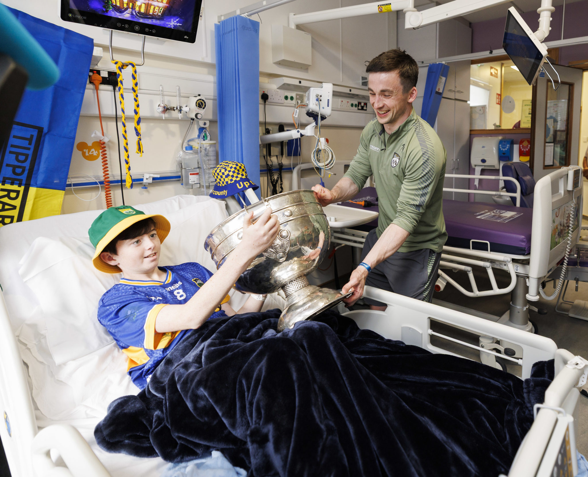 Victorious Kerry senior footballers visit Temple Street | RadioKerry.ie